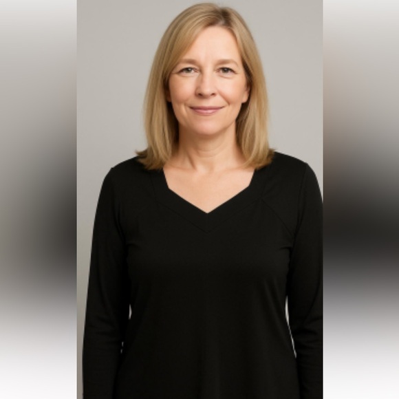 George Simonton | Tops | Simonton Says X Black Stretch Vneck Top ...